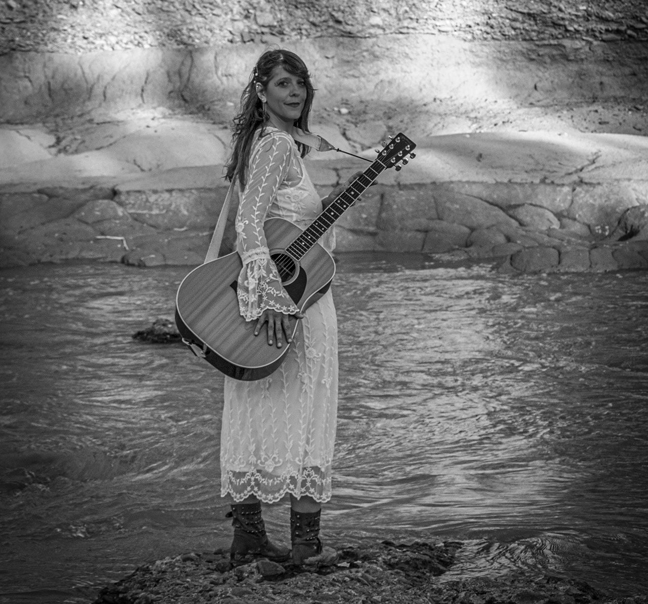 Ellen River fuori il doppio CD 'Life' - A-Z Press